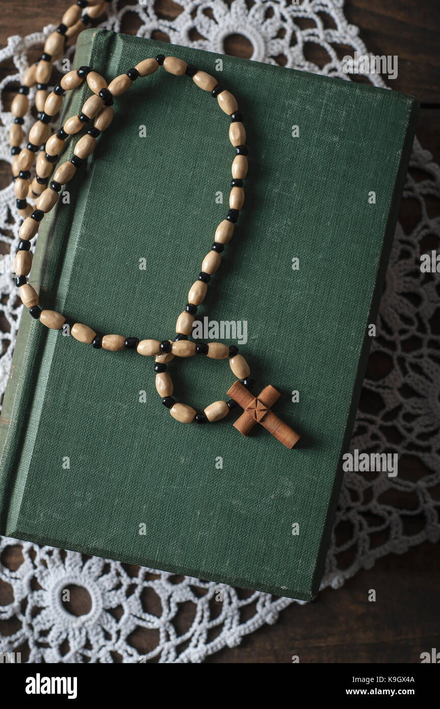 Old holy bible rosary beads hi-res stock photography and images - Alamy