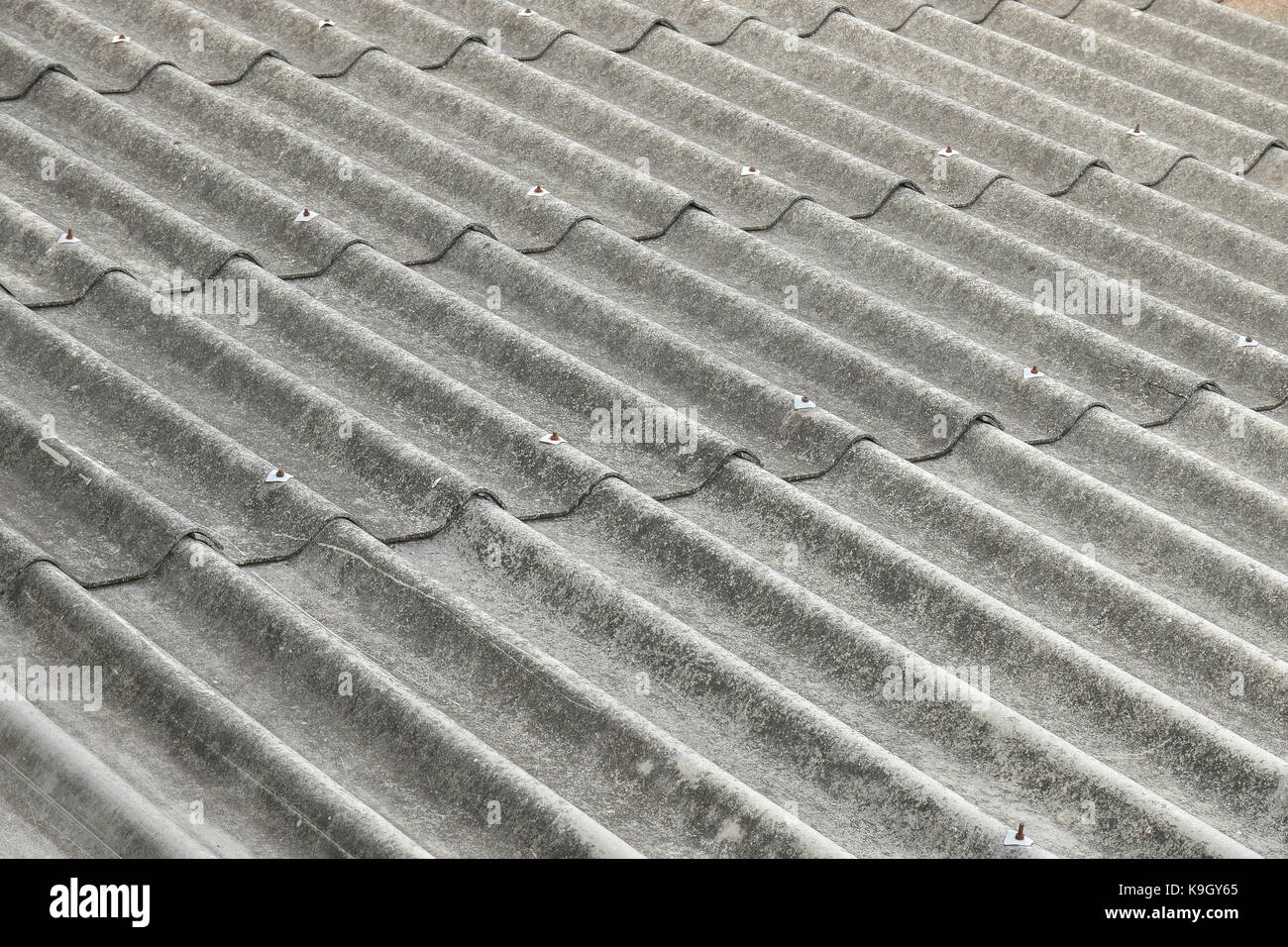 Asbestos roof hi-res stock photography and images - Alamy