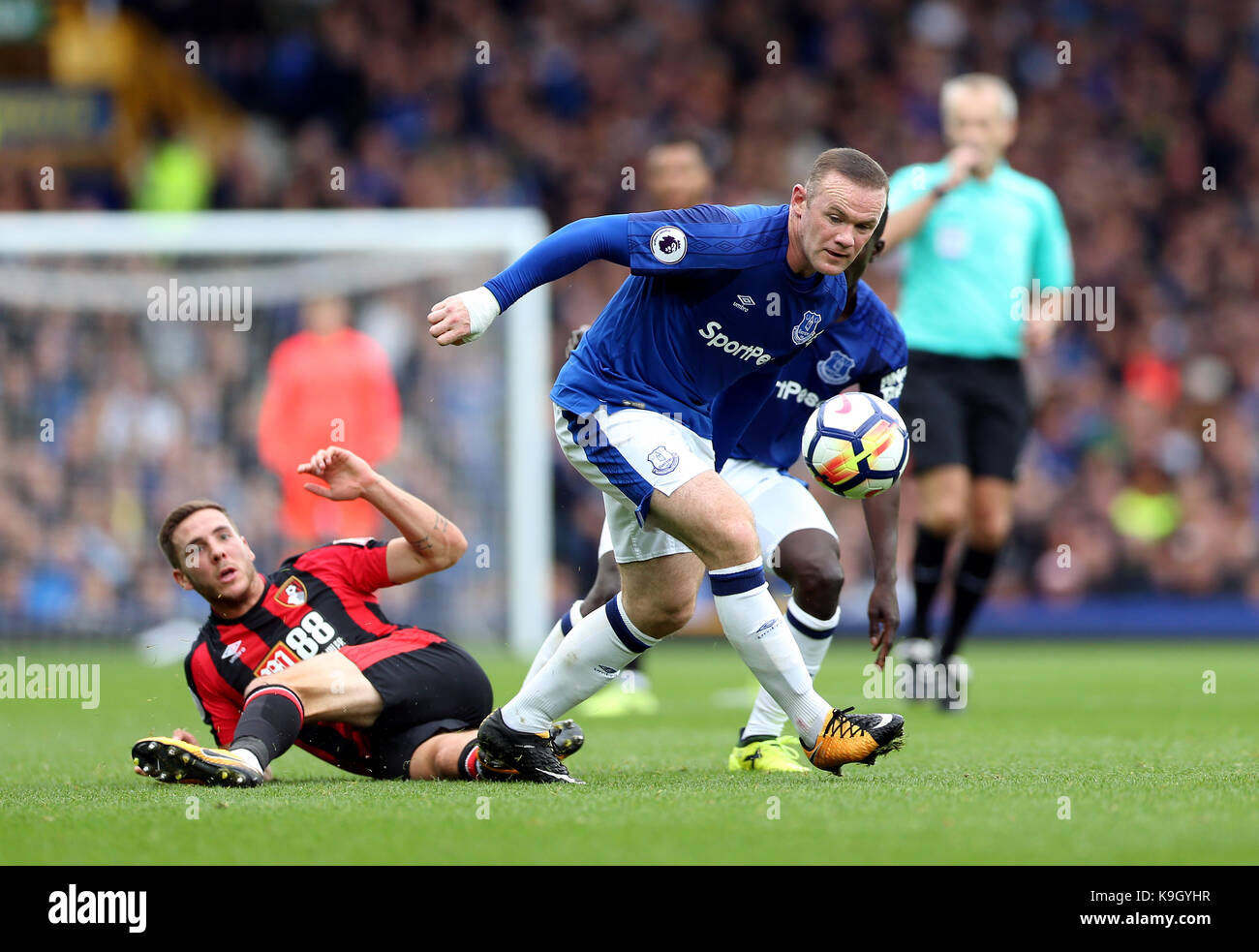 Everton's Wayne Rooney in action during the Premier League match at ...