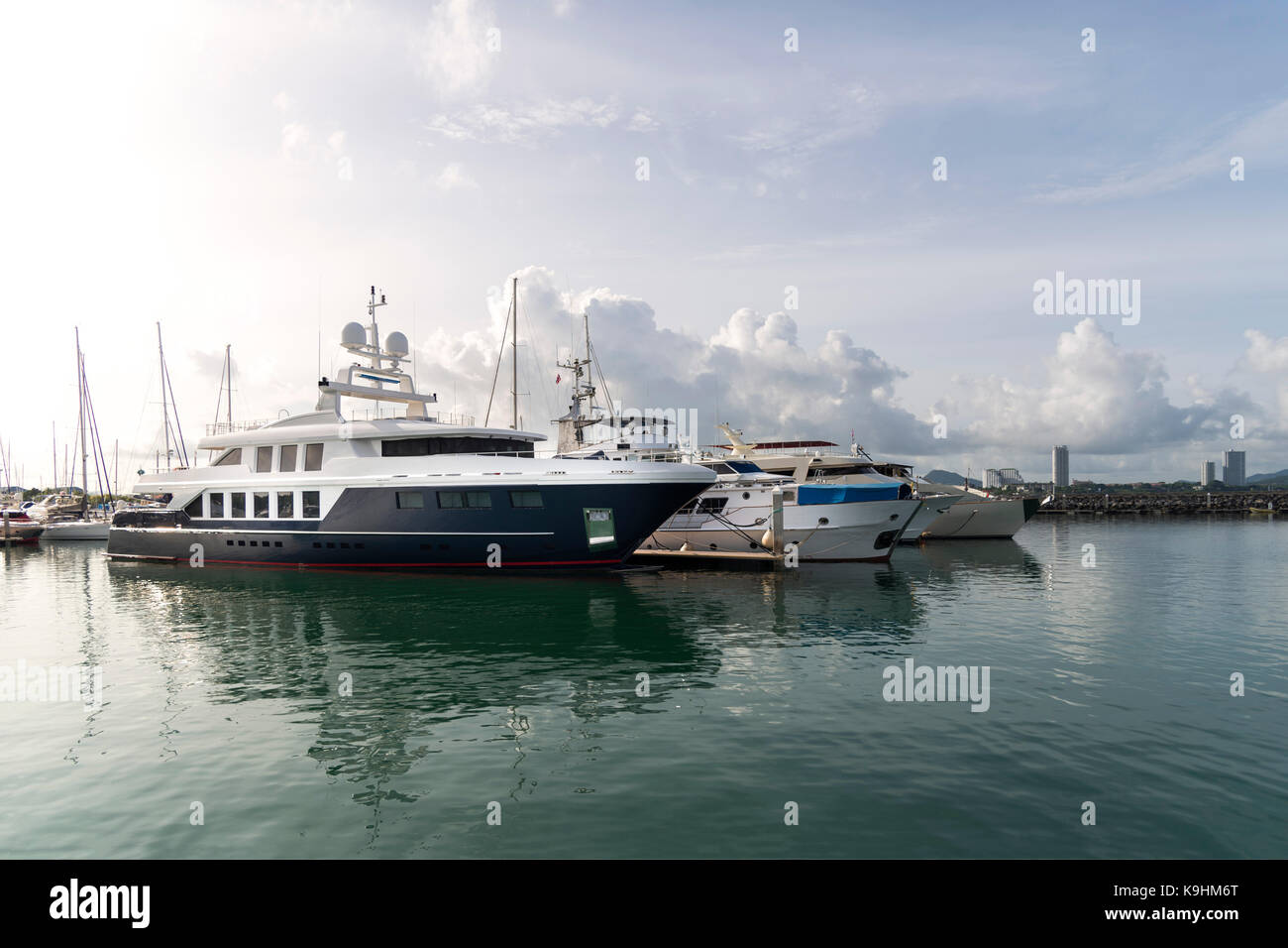 Jetty yacht club hi-res stock photography and images - Alamy