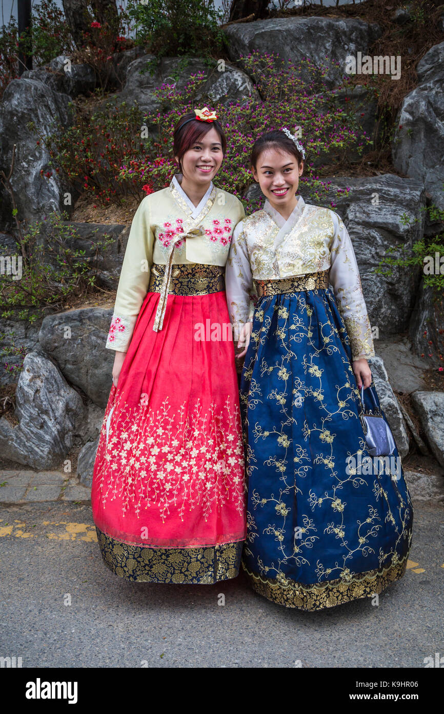 Koreans in traditional dress in Bukchok Hanok Village, Seoul, South ...