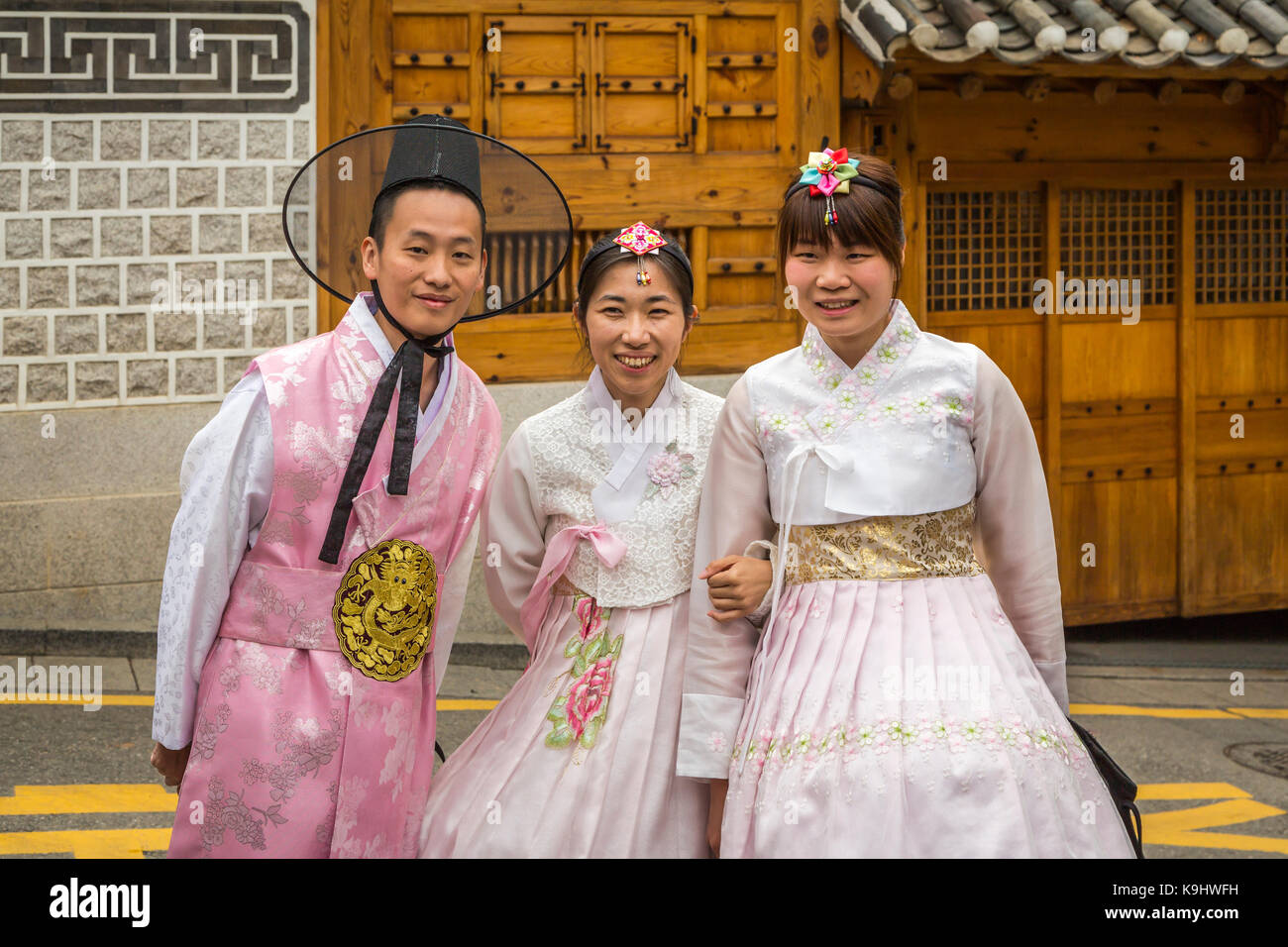 Koreans in traditional dress in Bukchok Hanok Village, Seoul, South ...