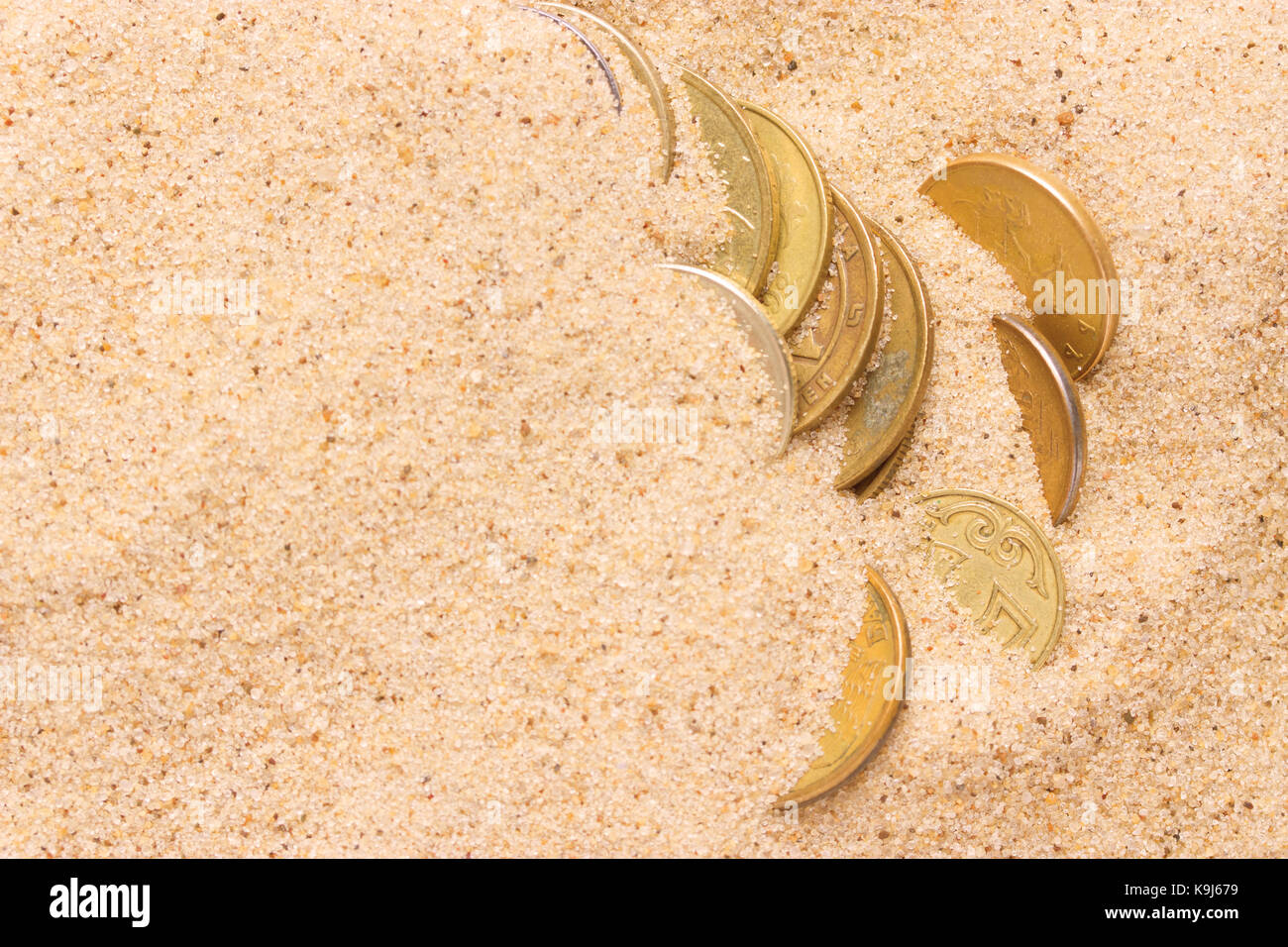 Old treasure in sand. treasure chest concept Stock Photo - Alamy