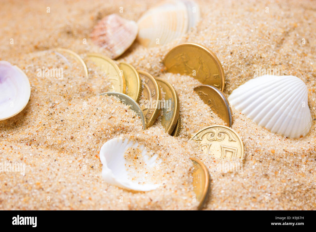 Old treasure in sand. treasure chest concept Stock Photo - Alamy