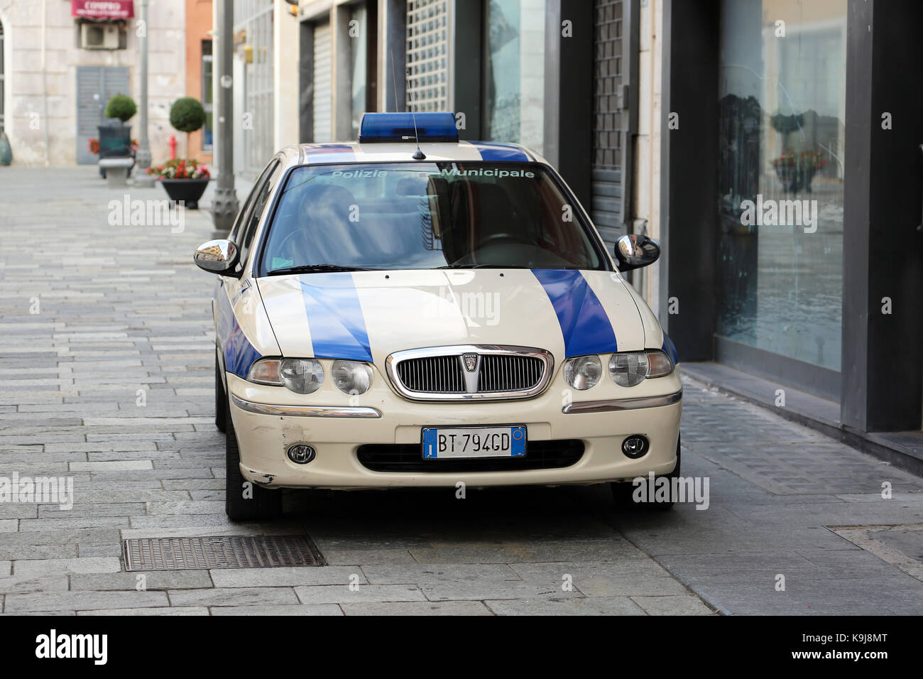 Italian police car hi-res stock photography and images - Alamy