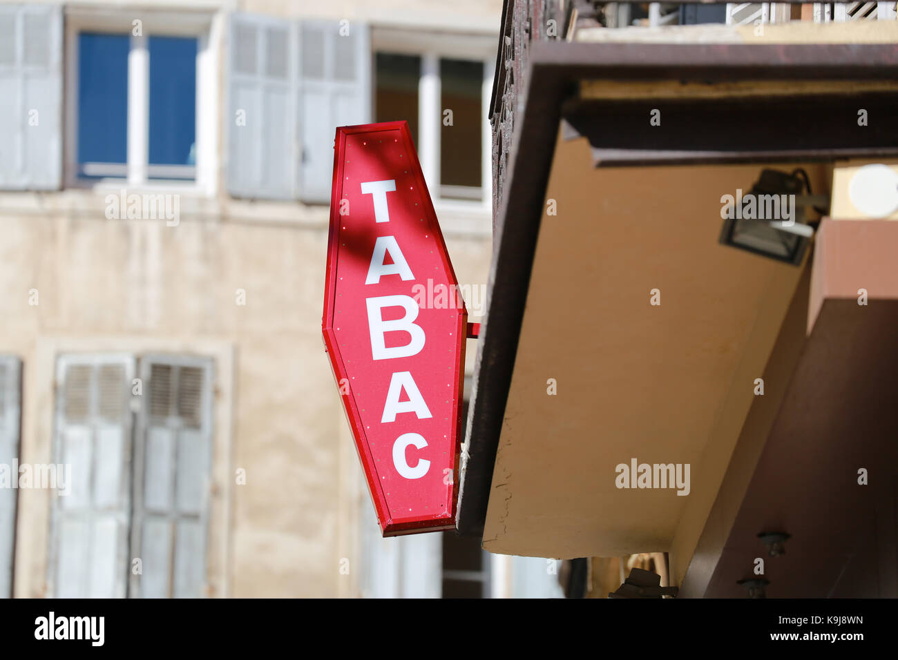 French tabac sign hi-res stock photography and images - Alamy