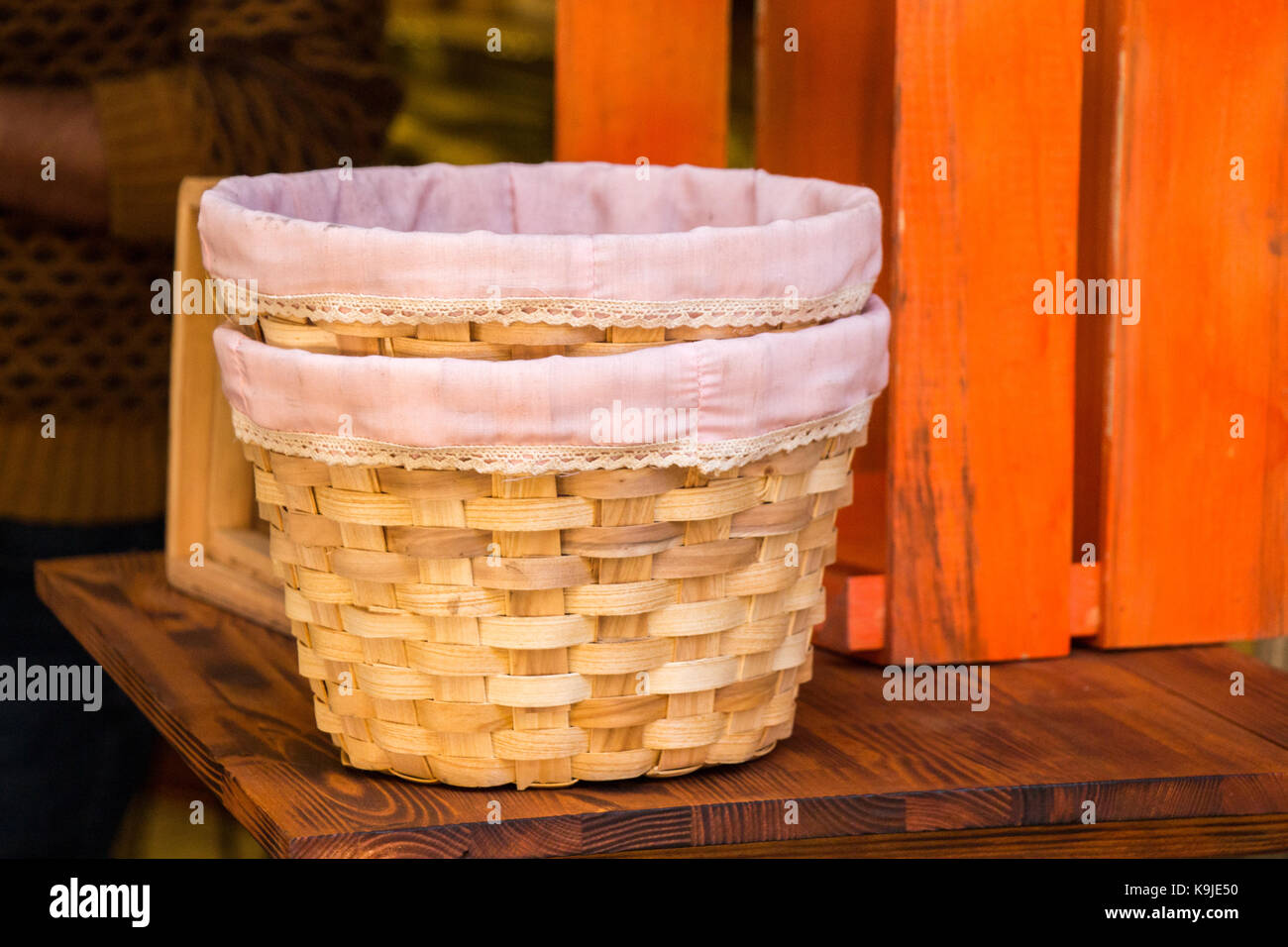 Empty wicker baskets are for sale in a market Stock Photo - Alamy