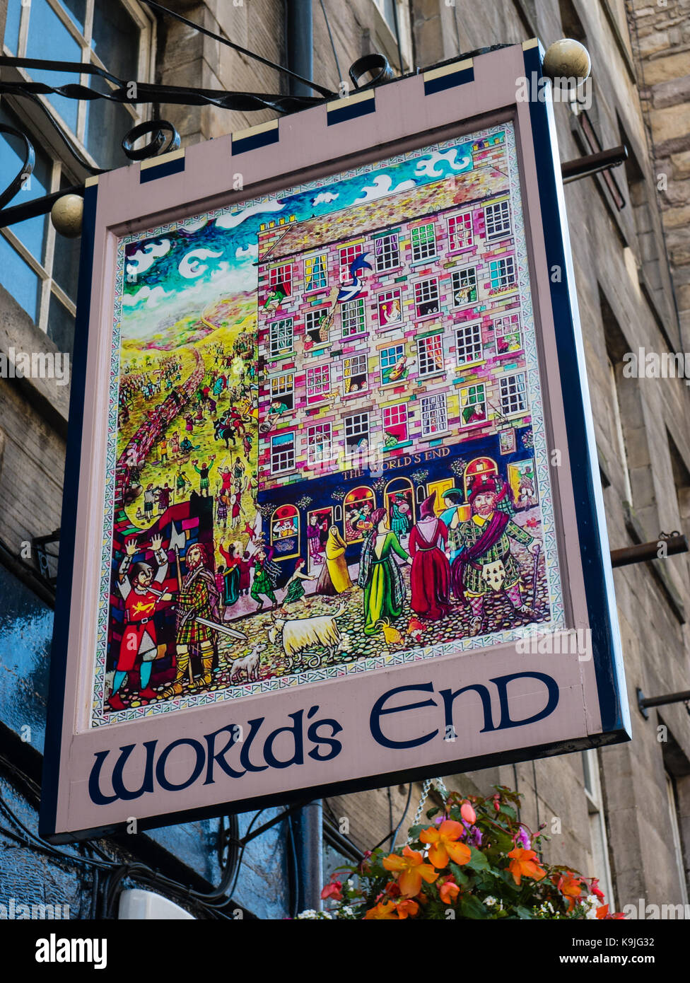 Worlds end pub edinburgh hi-res stock photography and images - Alamy