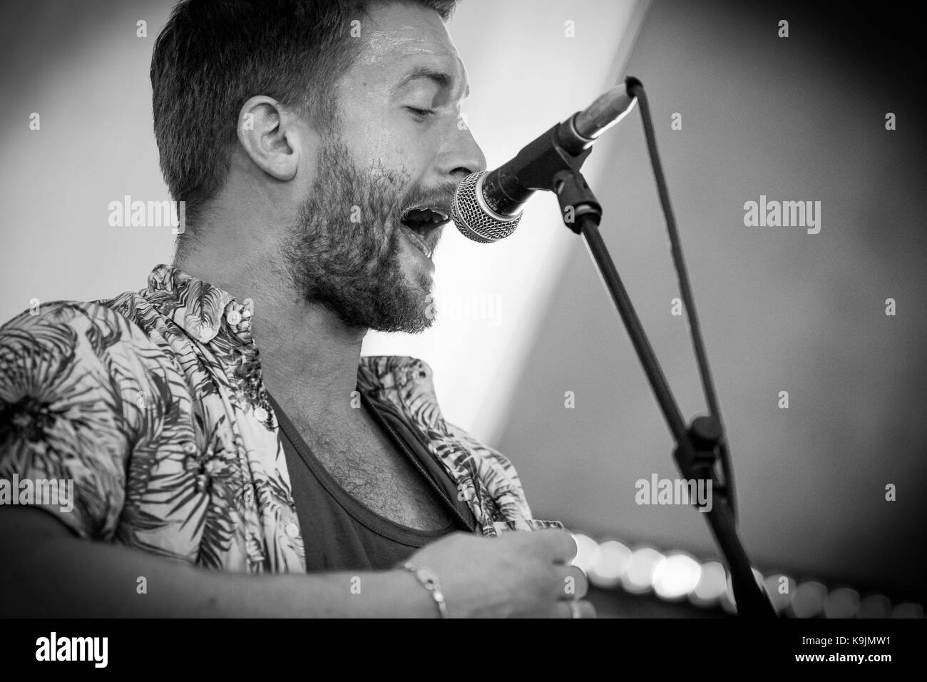 Matthew linnen Black and White Stock Photos & Images - Alamy