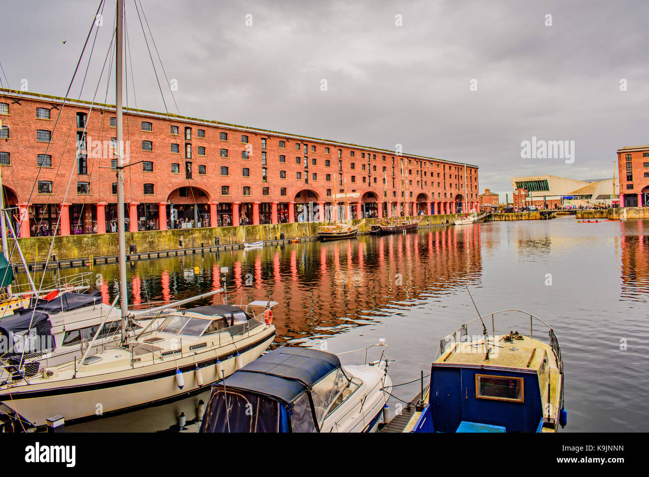 Cityscape waterfront in liverpools hi-res stock photography and images ...