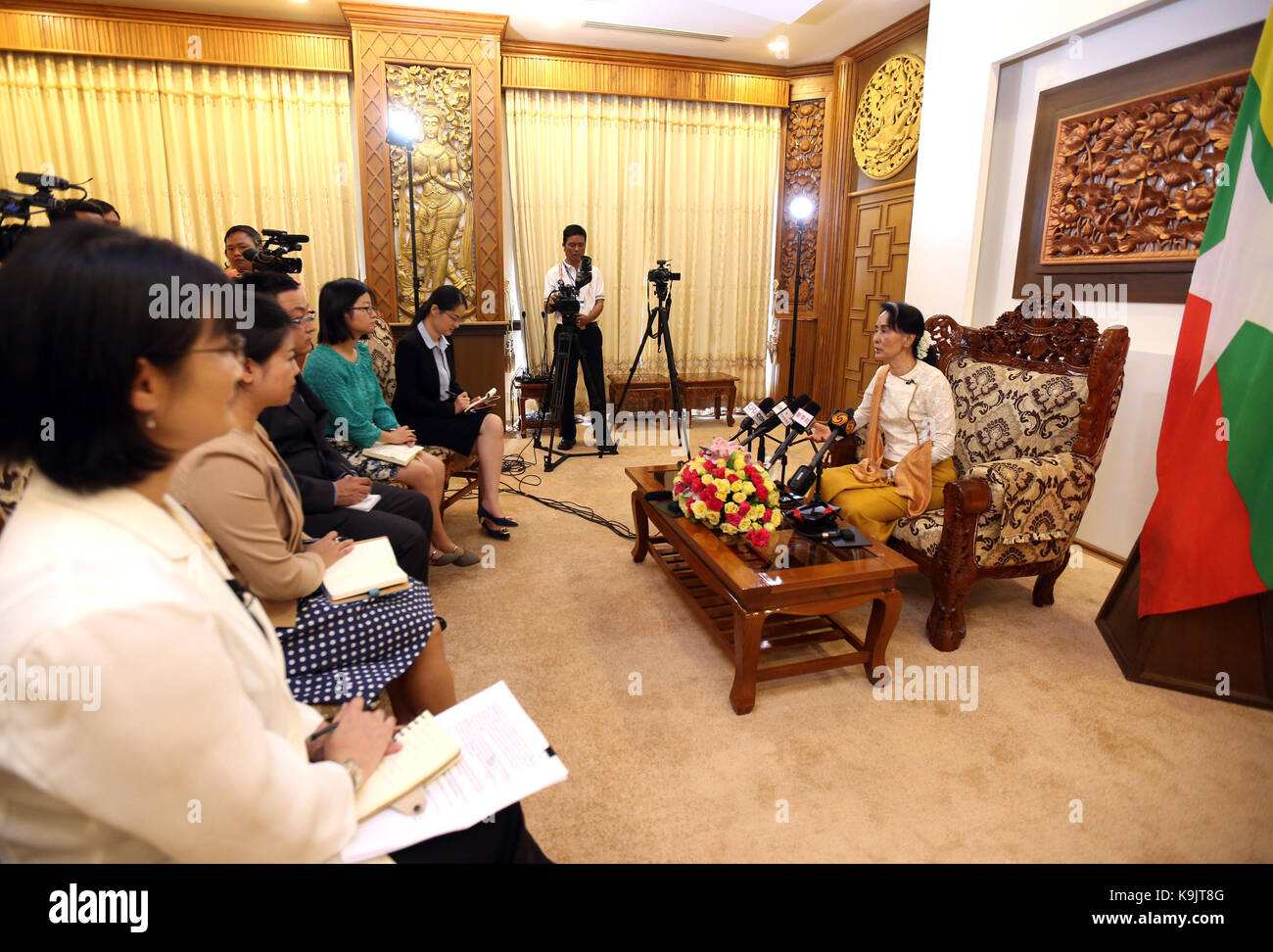 Nay Pyi Taw, Myanmar. 20th Sep, 2017. Myanmar State Counselor Aung San ...