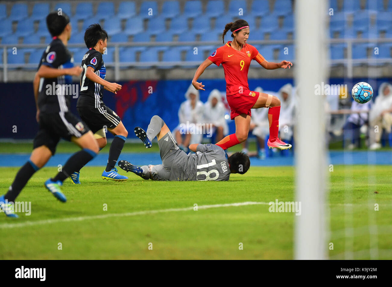 Chonburi, Thailand. 23rd Sep, 2017. Shen Mengyu (1st R) of China ...