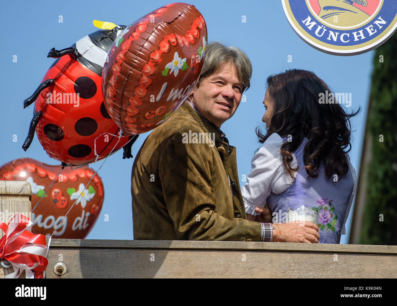 Munich, Germany. 23rd Sep, 2017. Innkeeper Michael Kaefer and his wife ...