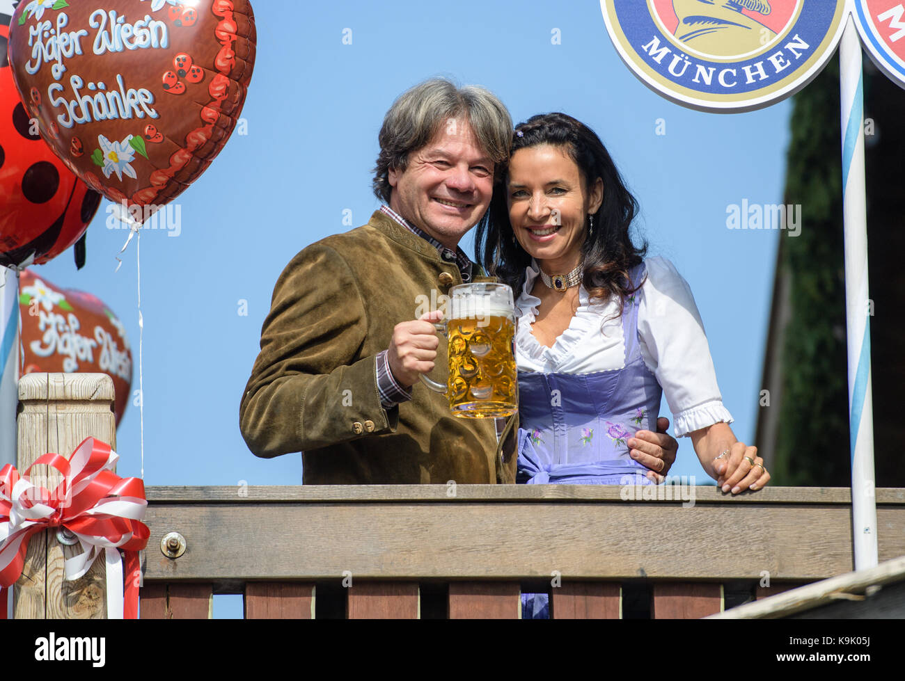 Munich, Germany. 23rd Sep, 2017. Innkeeper Michael Kaefer and his wife ...