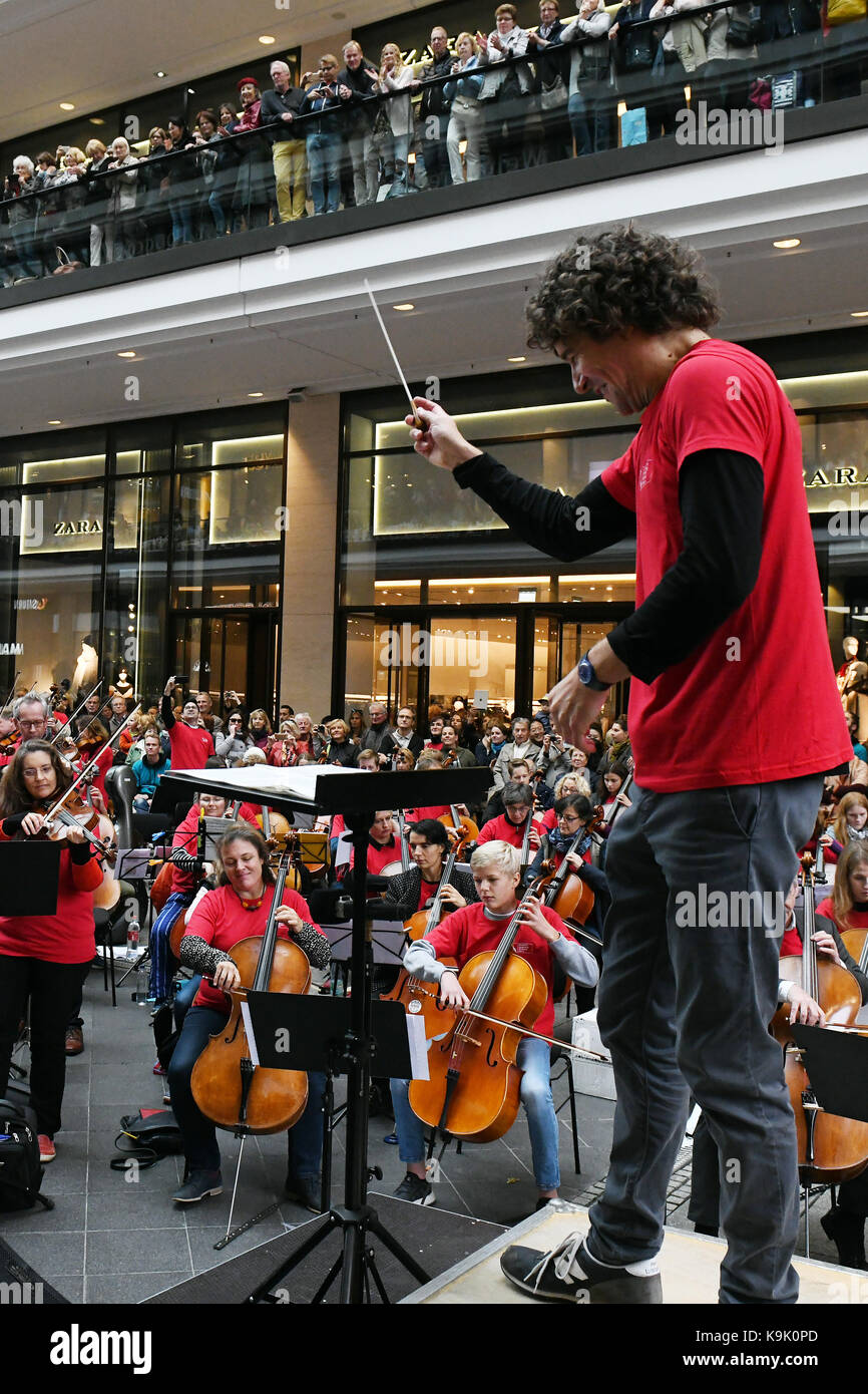 Berlin, Germany. 23rd Sep, 2017. The new chief conductor Robin Ticciati ...