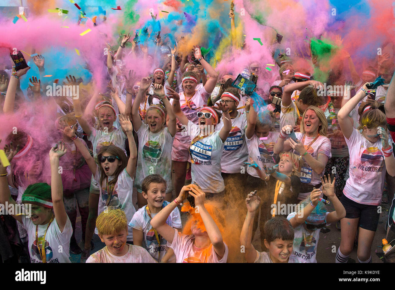 Brighton, UK. 23rd Sep, 2017. Color Run Brighton 23/09/2017 thousands ...
