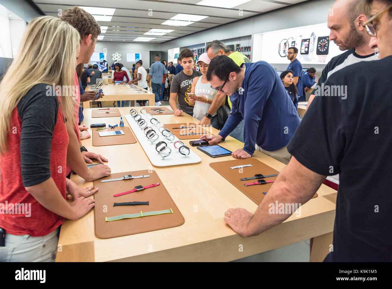 HOUSTON, US-SEPT 22, 2017:Customers experience first impressions of ...