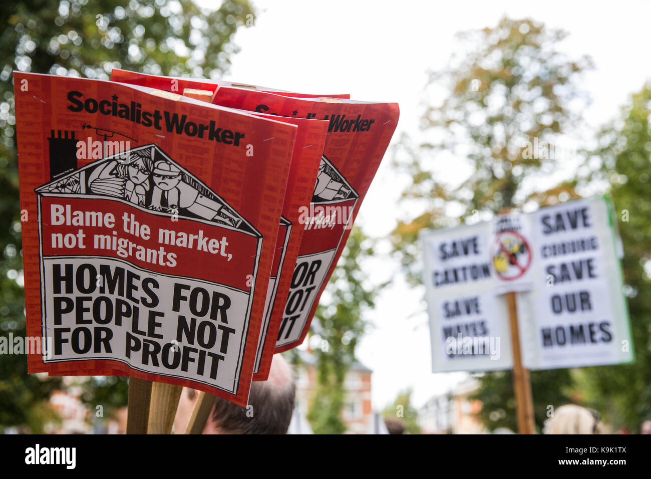 London, UK. 23rd Sep, 2017. Campaigners for improved social housing ...