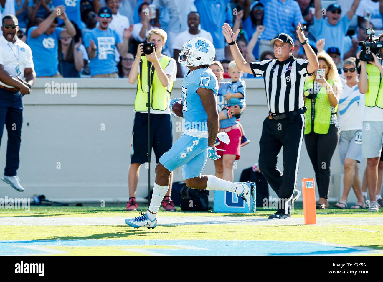 Chapel Hill, NC, USA. 23rd Sep, 2017. Anthony Ratliff-Williams (17) of ...