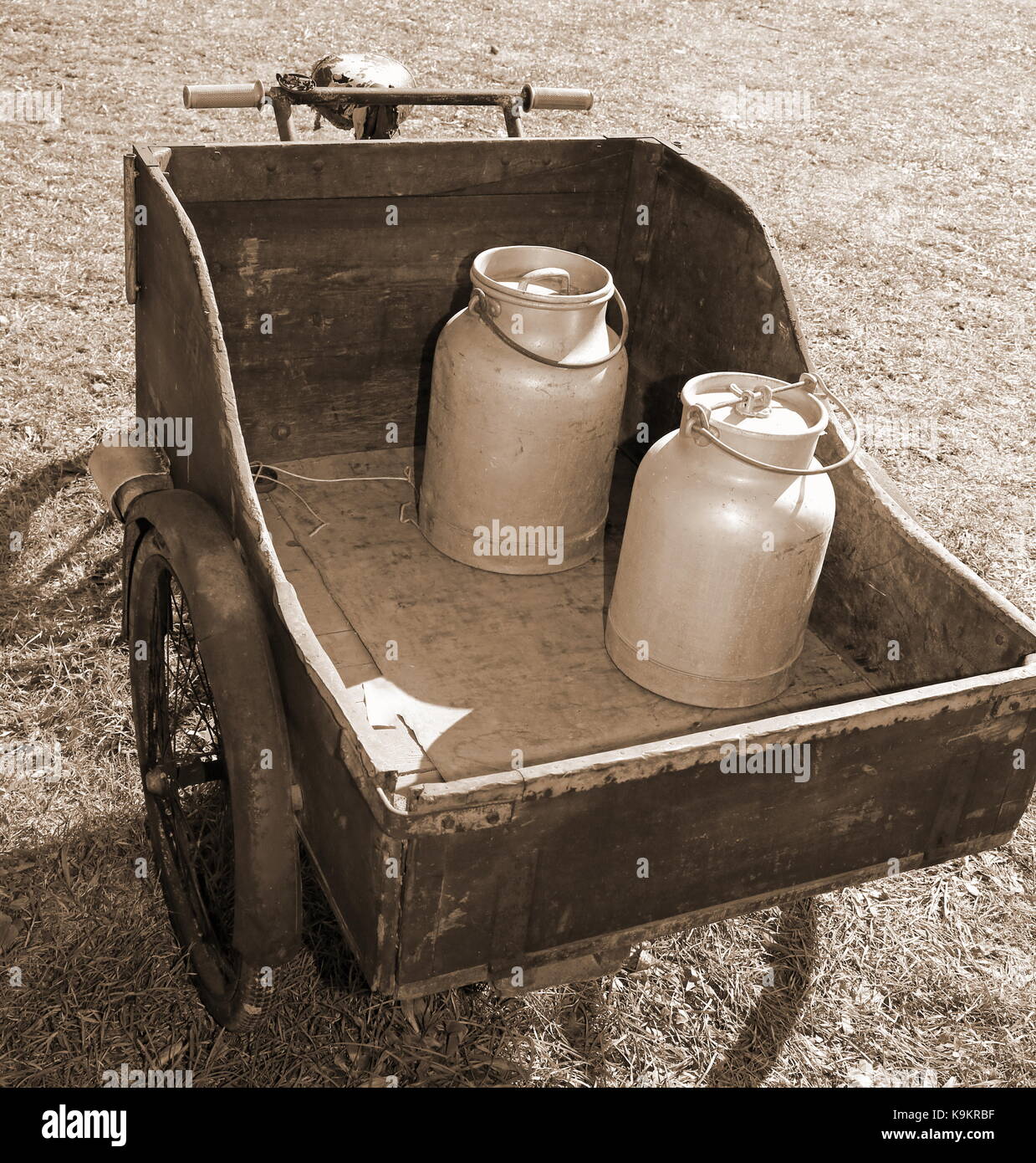 Milk delivery 1920s hi-res stock photography and images - Alamy