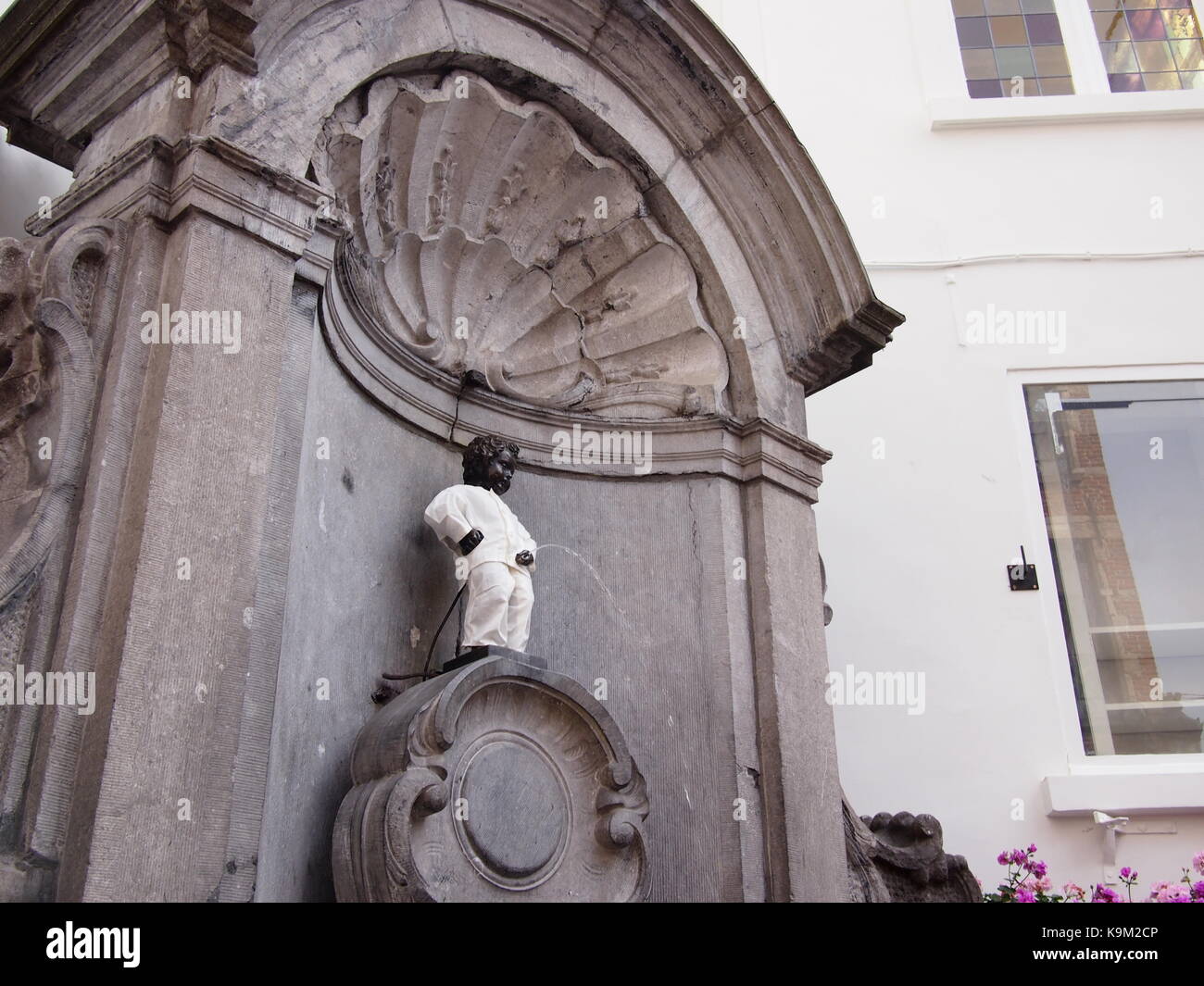 Manneken pis fountain brussels hi-res stock photography and images - Alamy