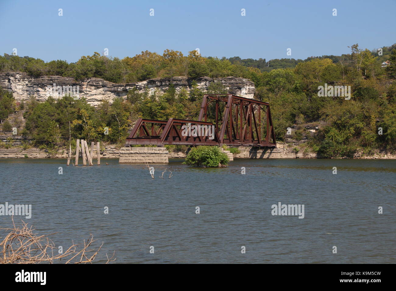 Abandoned railroad bridge hi-res stock photography and images - Alamy