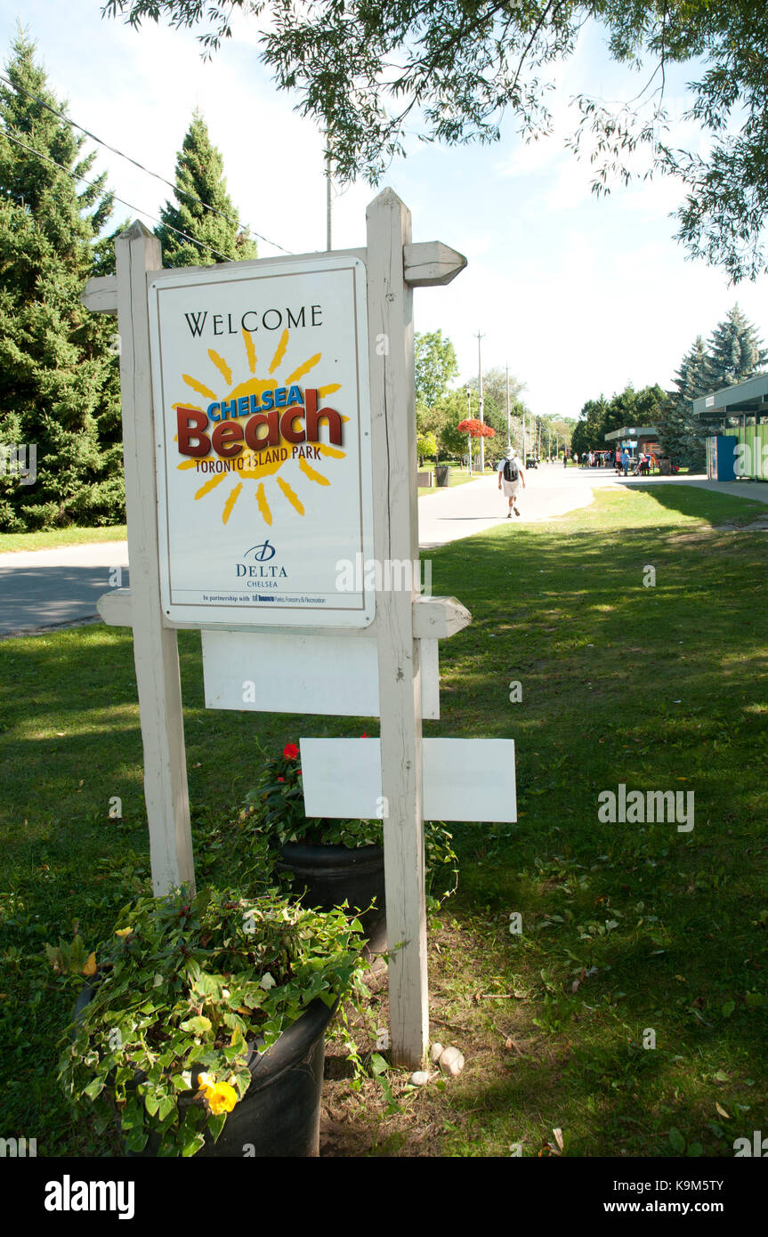 Welcome to Chelsea Beach sign in Toronto Island Park Stock Photo - Alamy