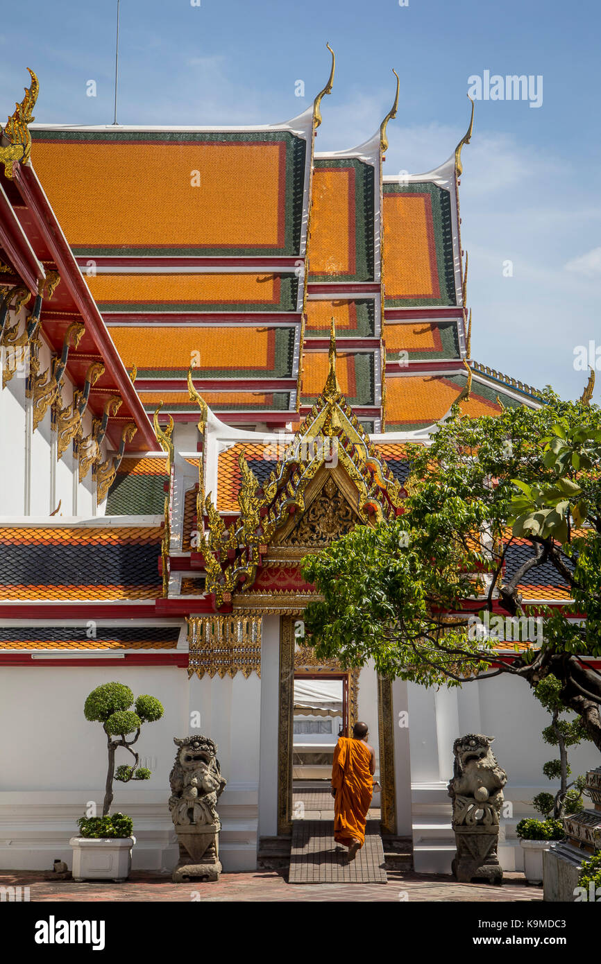 Wat Pho (Wat Po), Temple of the Reclining Buddha, Bangkok, Thailand ...