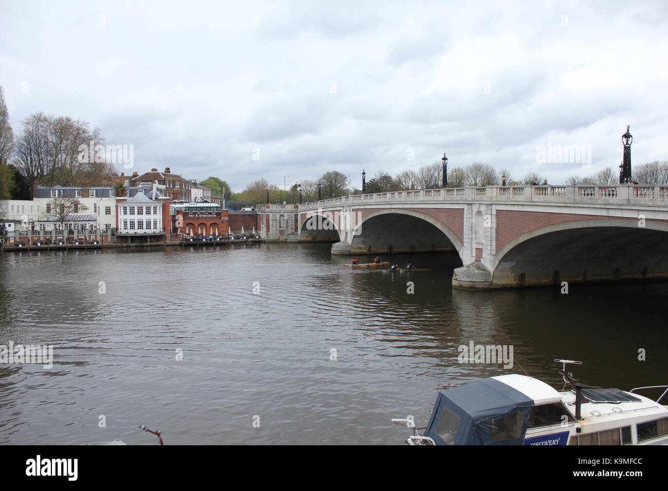 Hampton Court Bridge, London, UK Stock Photo - Alamy