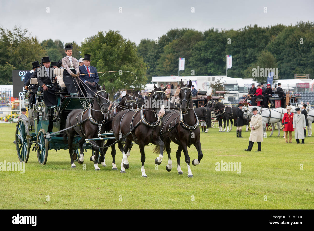 Victorian horse drawn carriage hi-res stock photography and images - Alamy