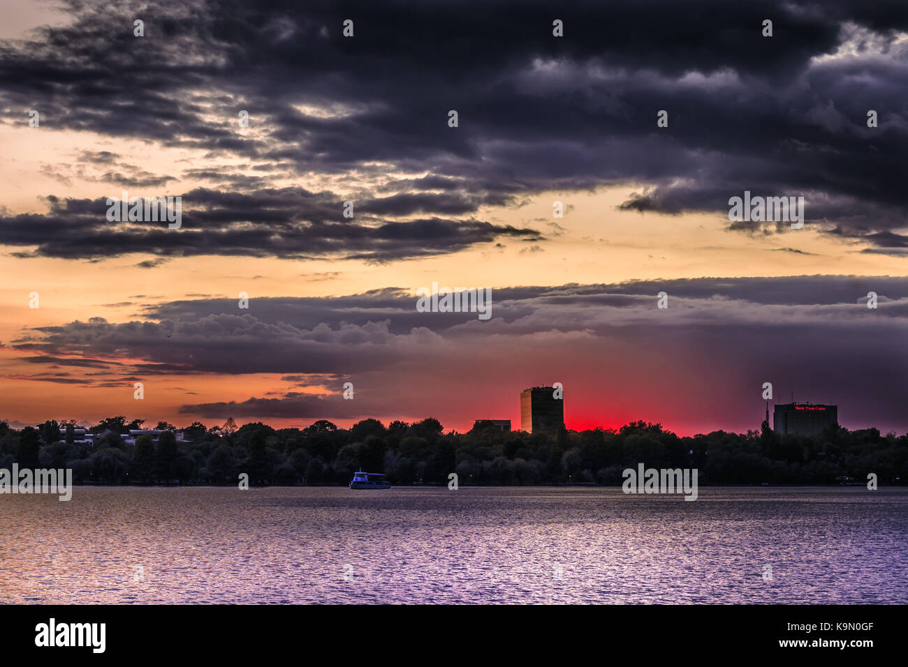 Sky setting itself ablaze Stock Photo - Alamy