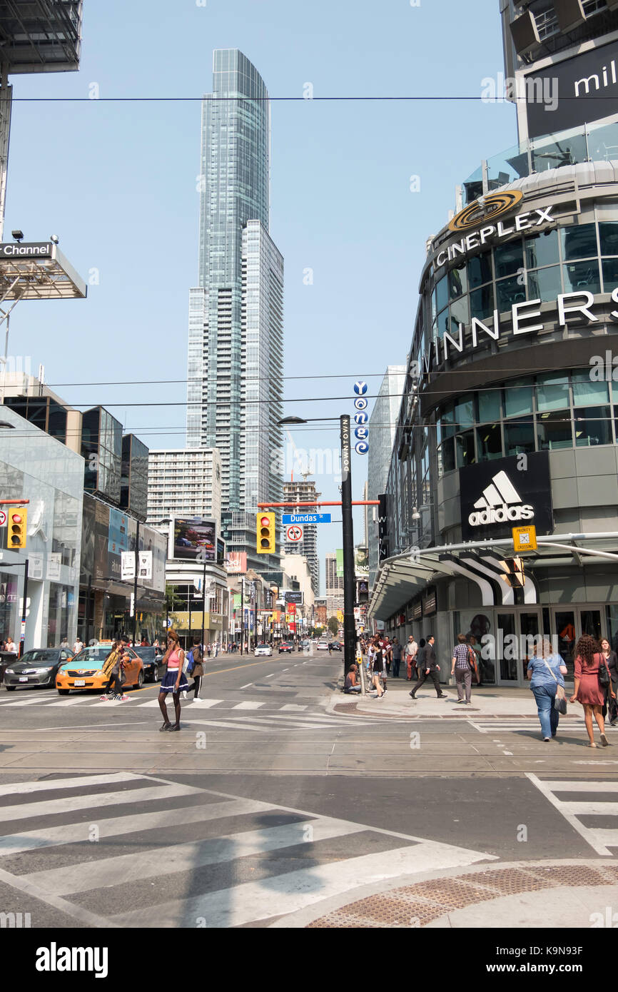 Younge dundas hi-res stock photography and images - Alamy