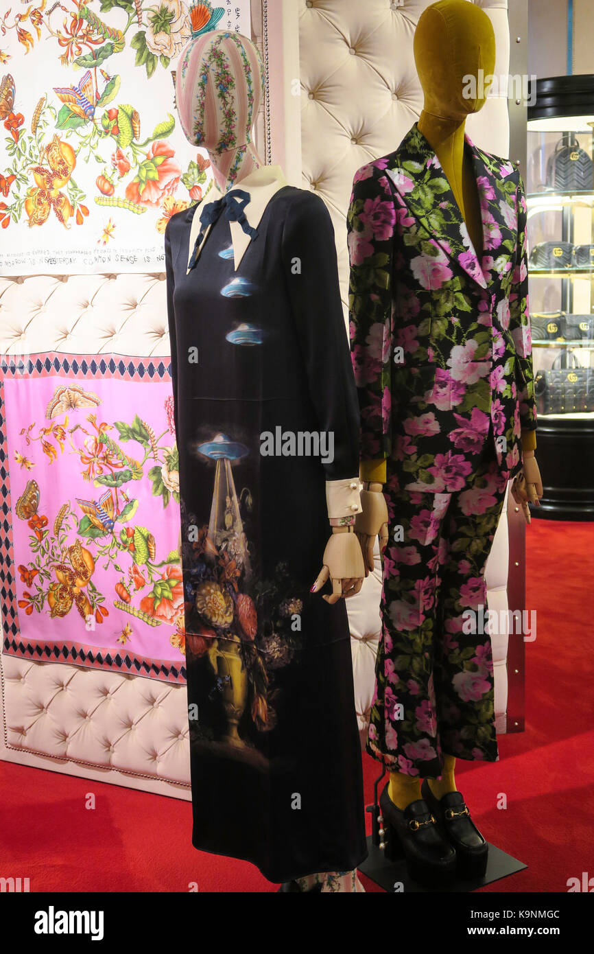 Gucci Store on Fifth Avenue, NYC, USA Stock Photo - Alamy