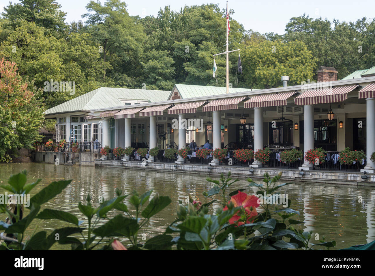 Loeb Boathouse on The Lake in Central Park, NYC, USA Stock Photo - Alamy