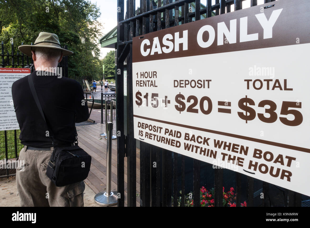 Cash only sign hi-res stock photography and images - Alamy
