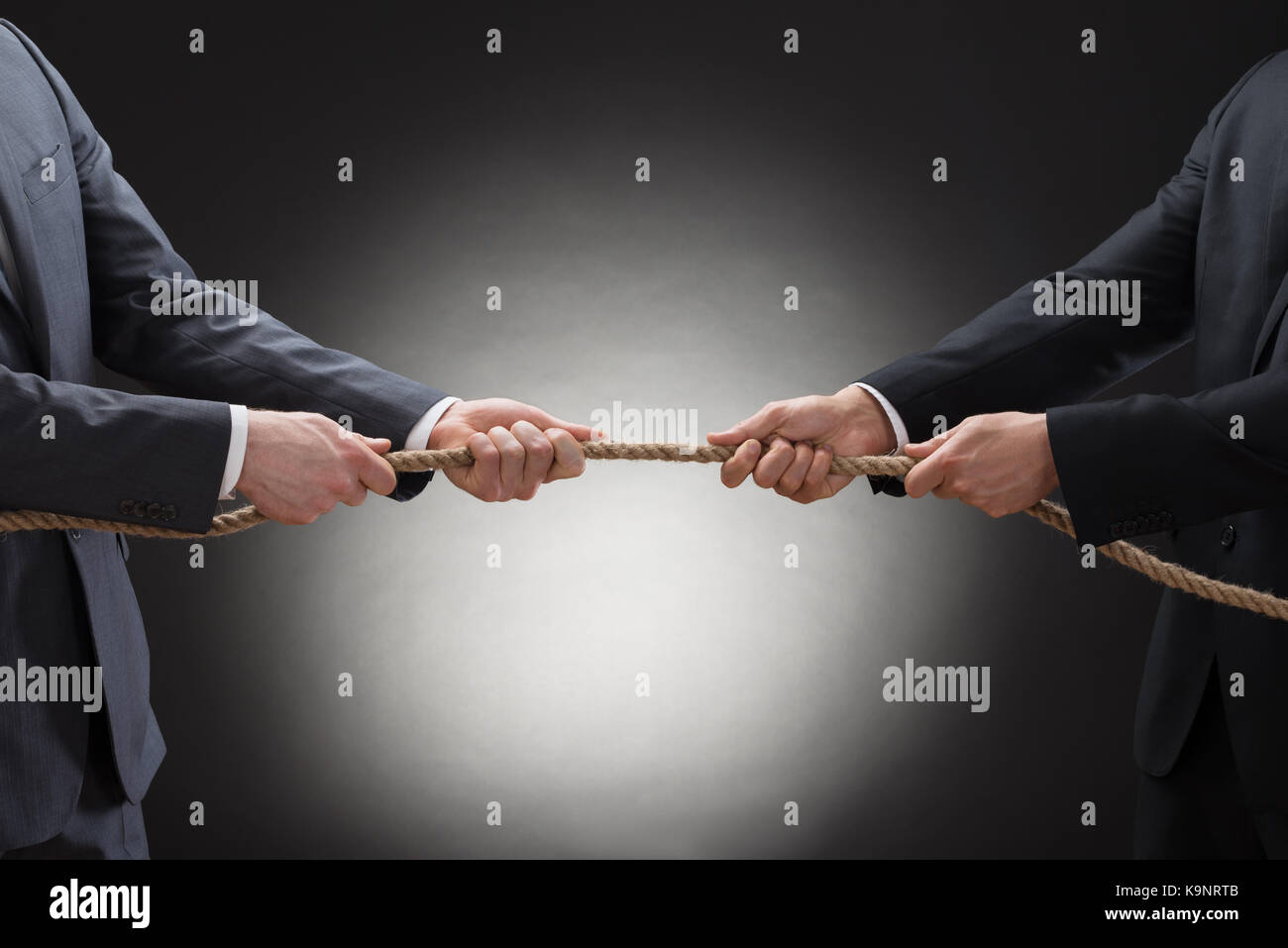 Pull the rope game hi-res stock photography and images - Alamy