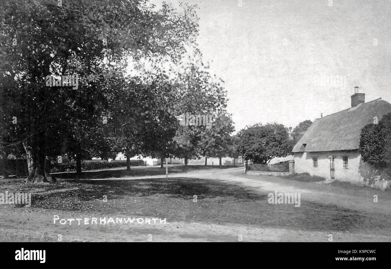 Potterhanworth village green triangle, North Kesteven, Lincolnshire ...