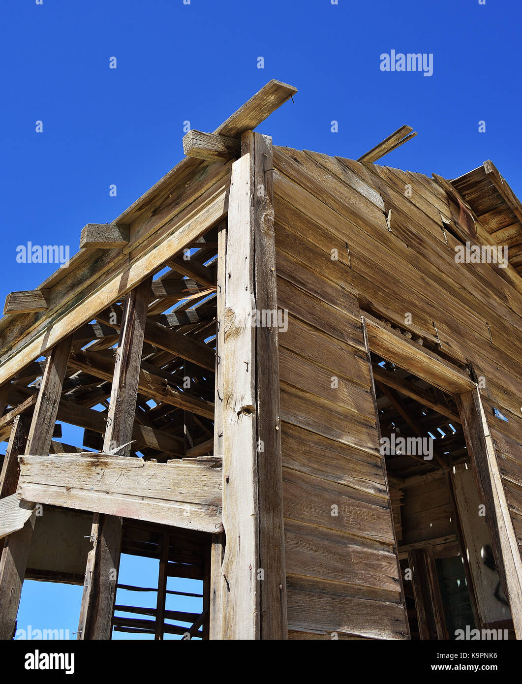 Ruined house in the desert. Decaying wood in the sun Stock Photo - Alamy