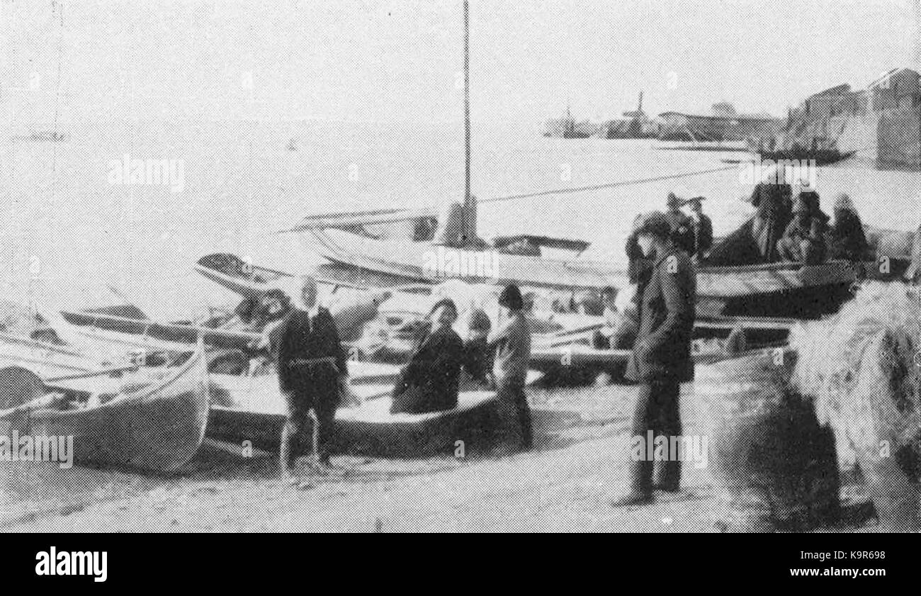 P379d Gilyaks with their boats at Khabarovsk Stock Photo - Alamy
