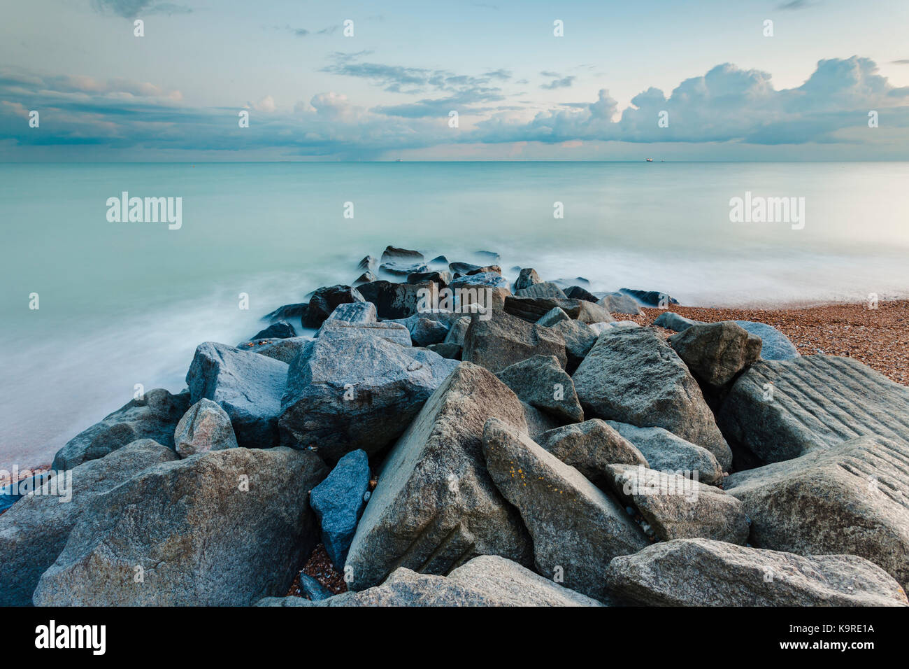 Sea defence boulders hi-res stock photography and images - Alamy