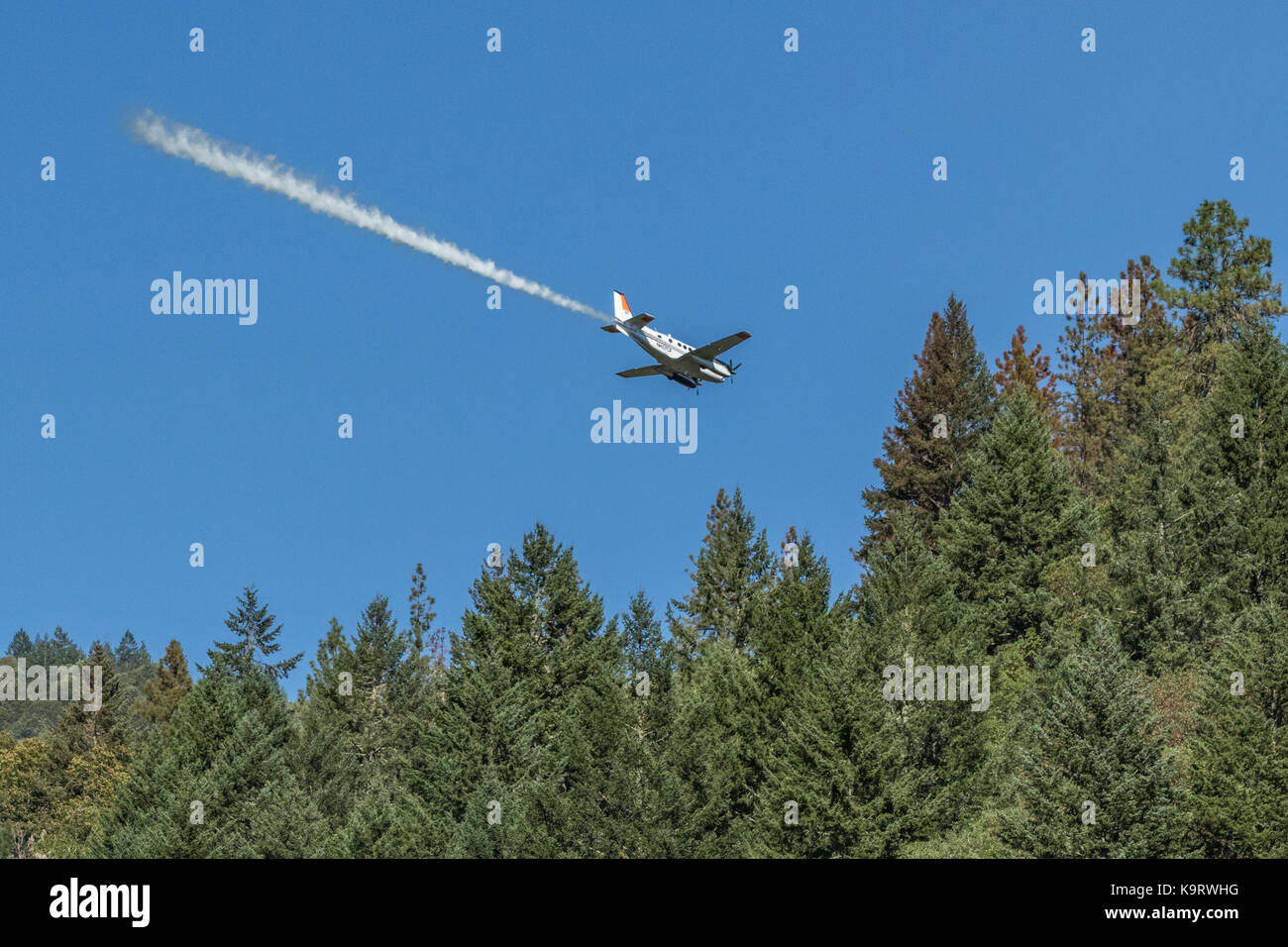 Dropping fire retardant hi-res stock photography and images - Alamy