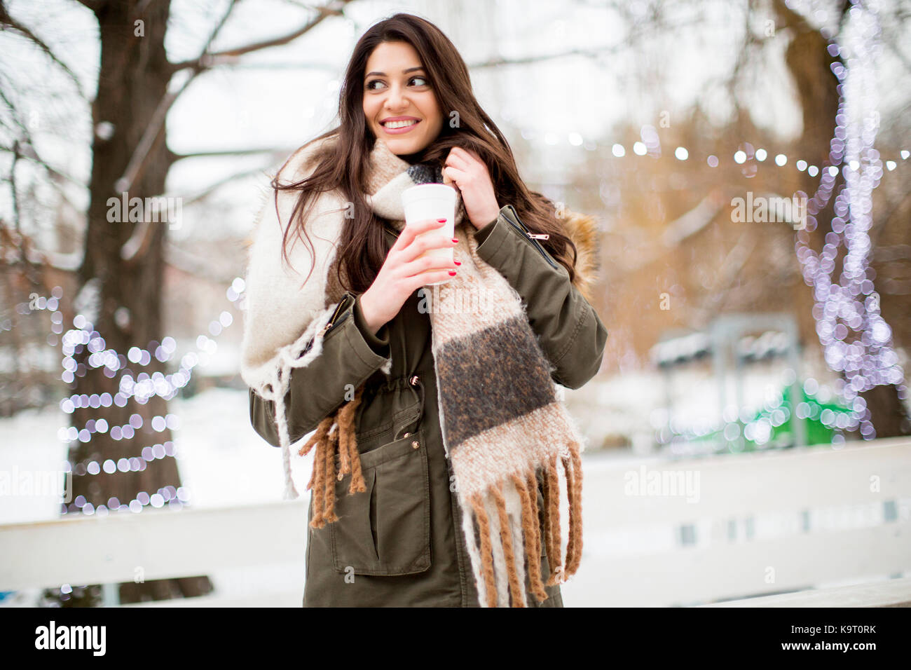 Winter urban woman hi-res stock photography and images - Alamy