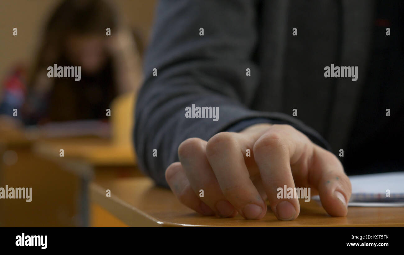 Tapping fingers table hi-res stock photography and images - Alamy