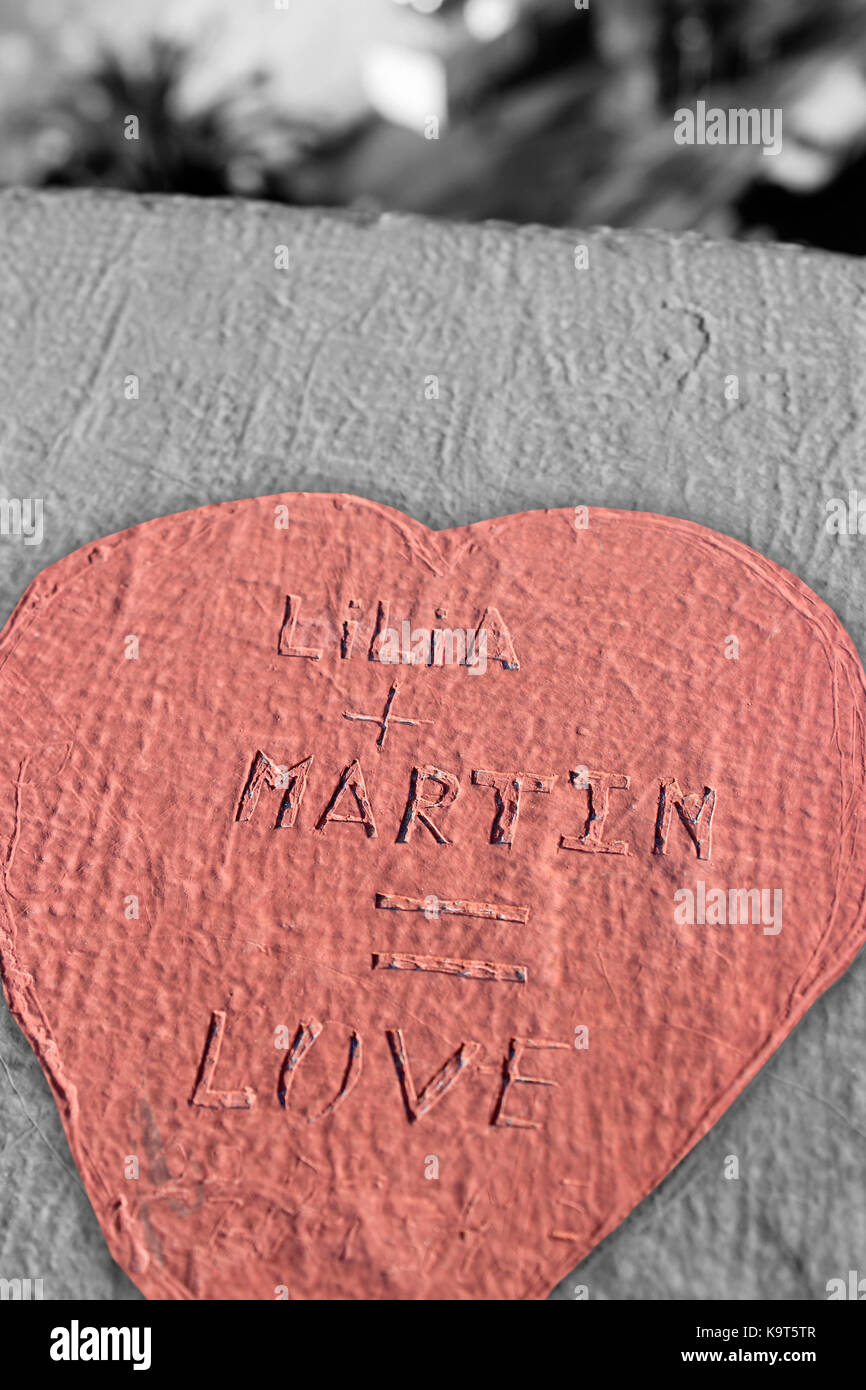 Vintage engraved heart symbol hi-res stock photography and images - Alamy