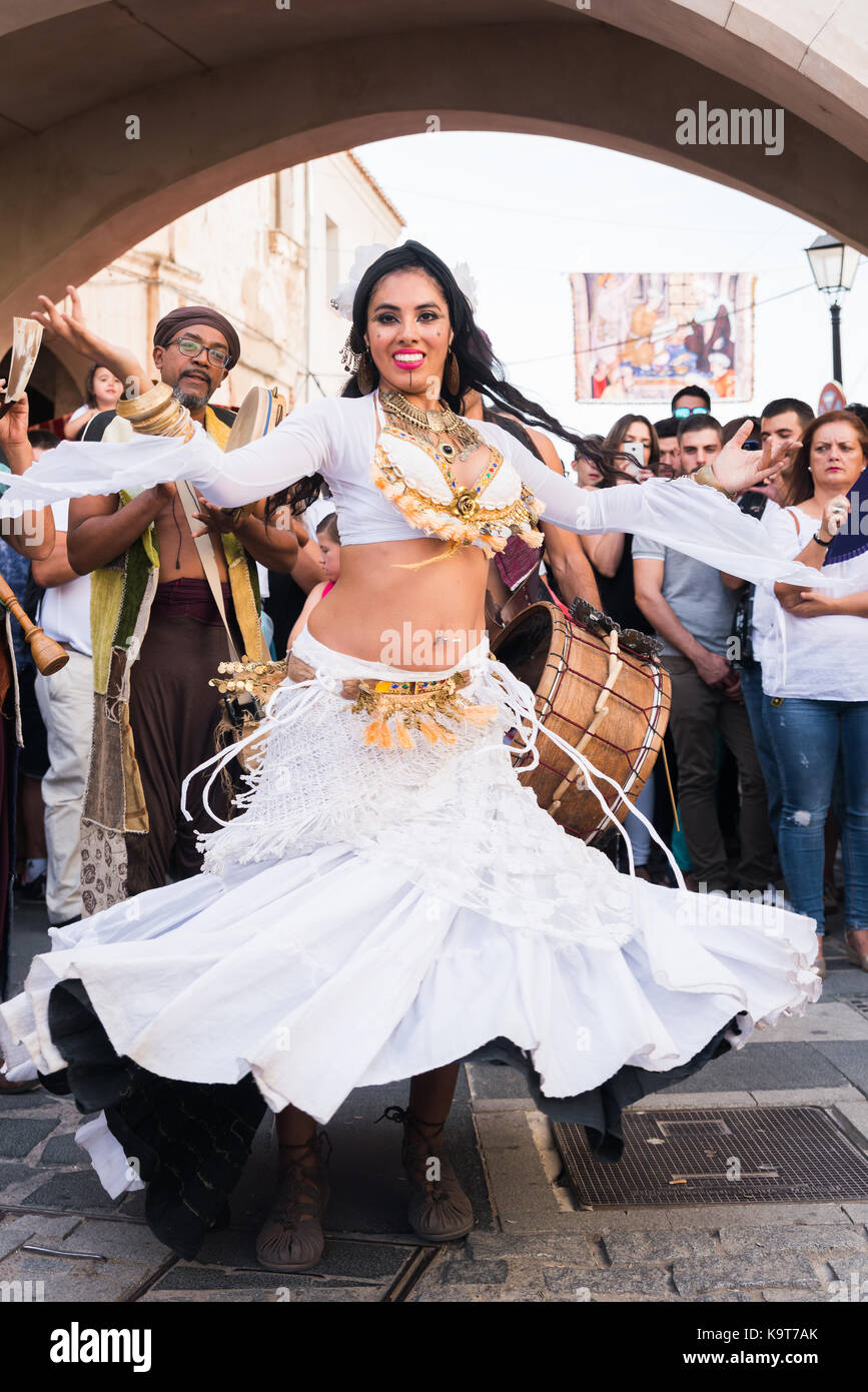 Arabic dance hi-res stock photography and images - Alamy