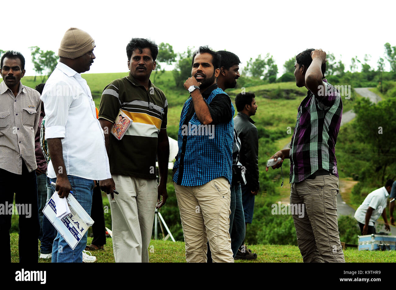 Movie set lighting cameraman hi-res stock photography and images - Alamy