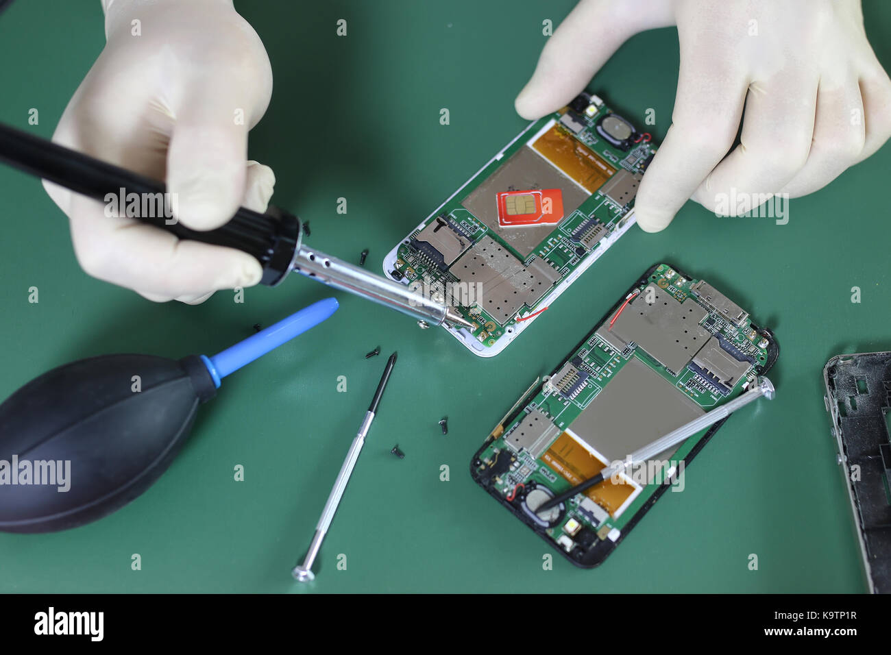 phone repair chip Stock Photo - Alamy