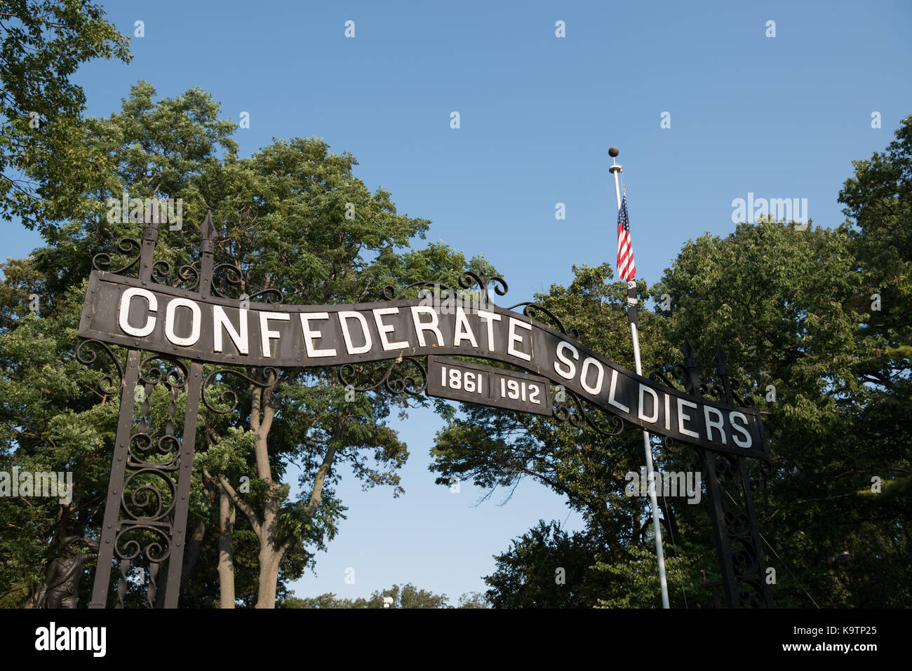 Grave site civil war hi-res stock photography and images - Alamy