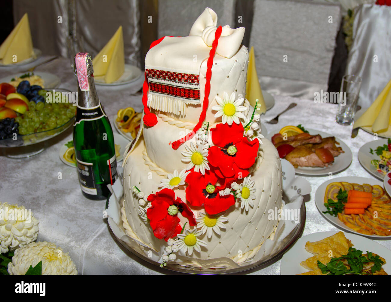 Wedding cake on the table. Ukrainian wedding, culture, ethical ...