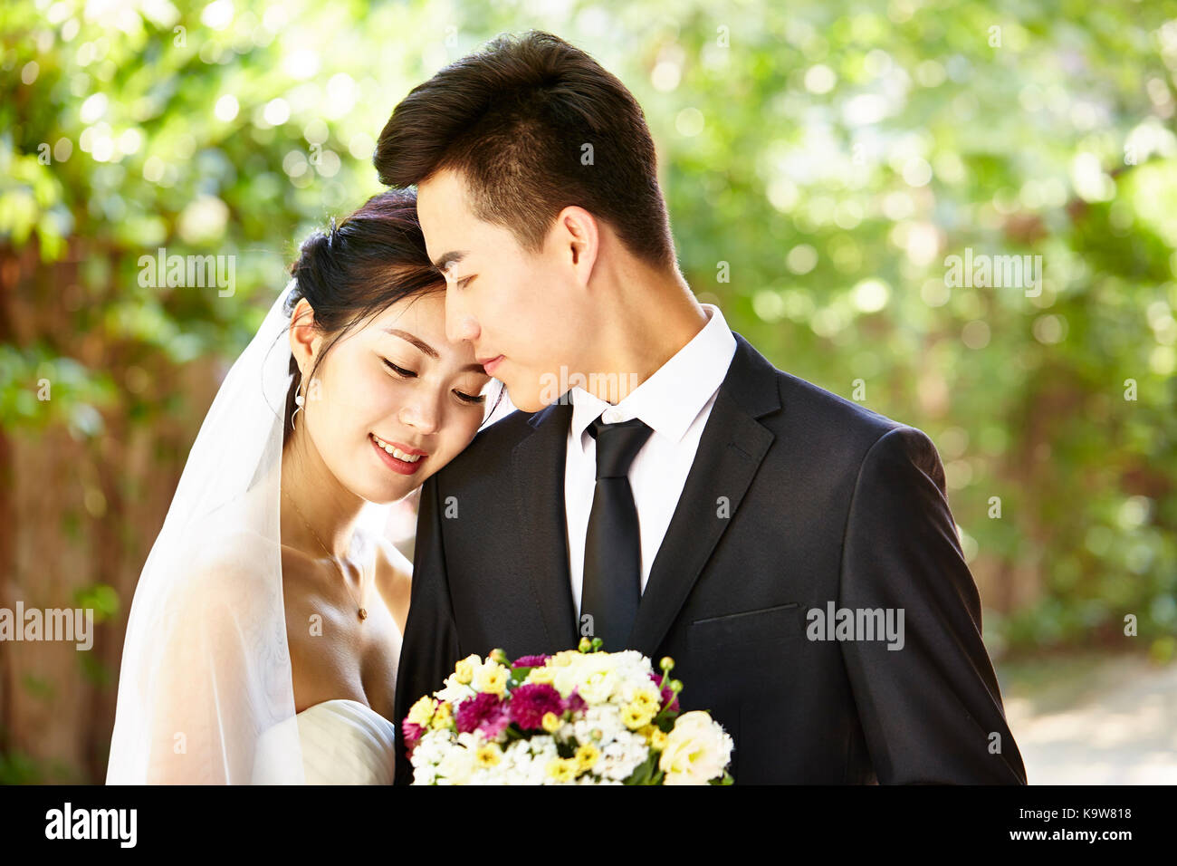 outdoor portrait of intimate wedding couple Stock Photo - Alamy